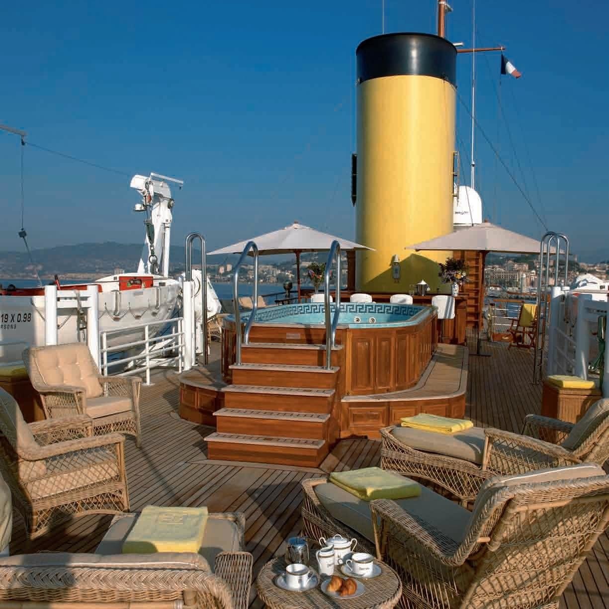 Yacht SS Delphine, Classic Yacht | CHARTERWORLD Luxury Superyacht Charters